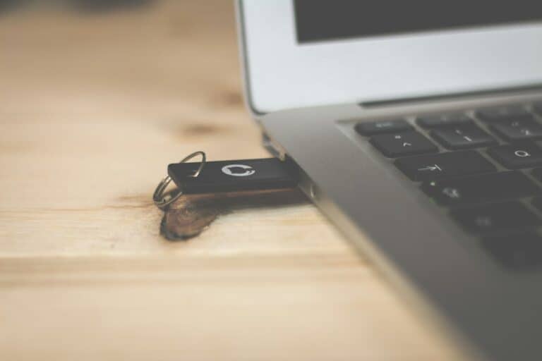 How to Open A USB Drive on Windows - PC Outlet